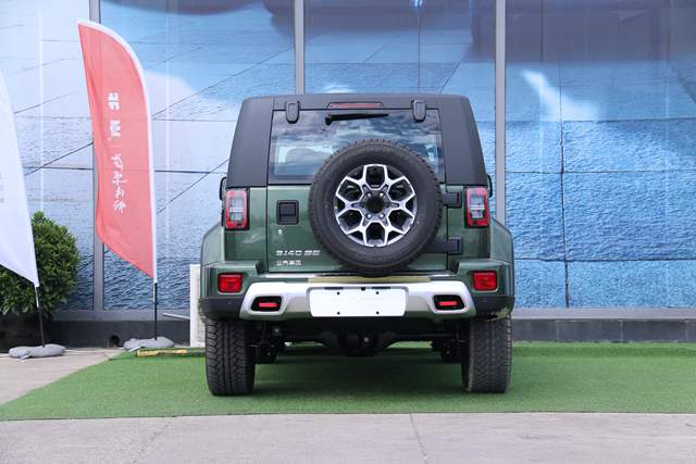 挣脱经典的束缚 BJ40致敬2020版实拍 _选车网